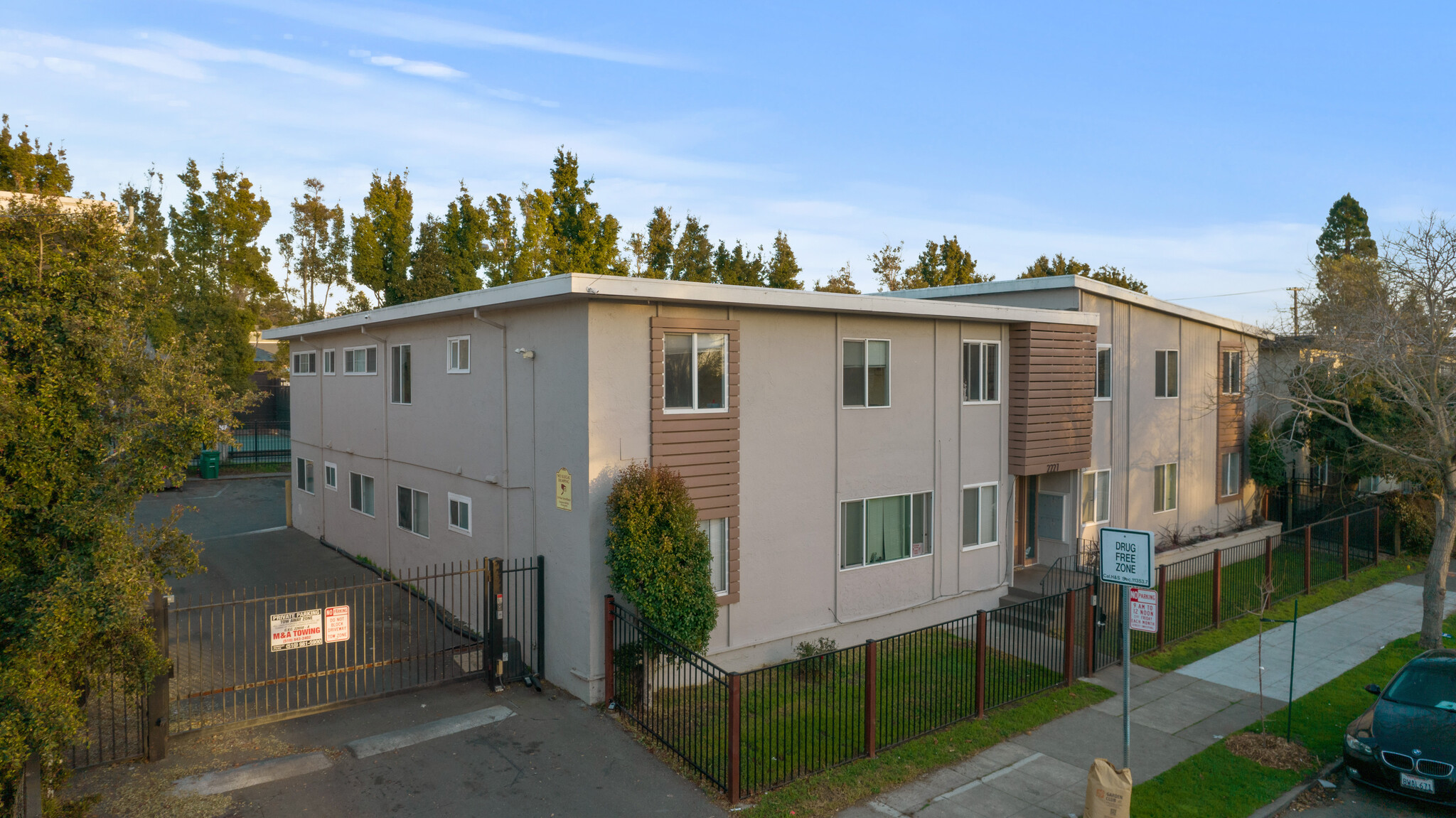 16 Unit Apartment in Berkeley [Sold April 2022] - Davide Pio